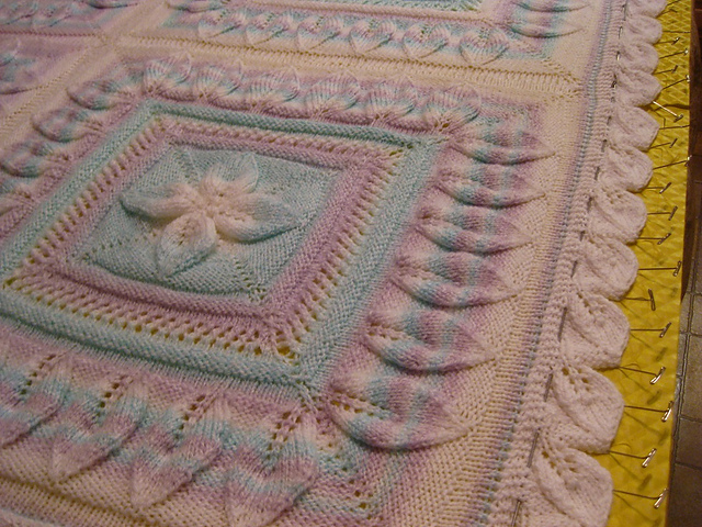 Ravelry: takdpm's Leaf Counterpane Baby Blanket with Applied Leaf Border