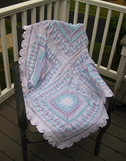 Ravelry: takdpm's Leaf Counterpane Baby Blanket with Applied Leaf Border