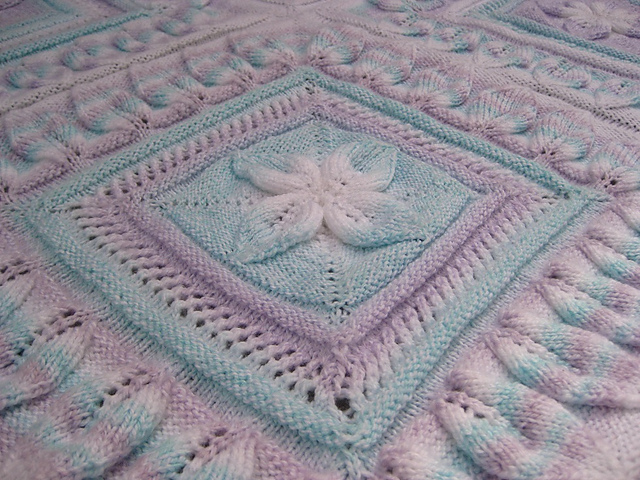 Ravelry: takdpm's Leaf Counterpane Baby Blanket with Applied Leaf Border