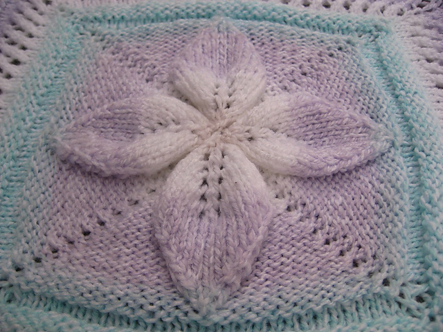 Ravelry: takdpm's Leaf Counterpane Baby Blanket with Applied Leaf Border