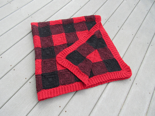 Ravelry: takdpm's Buffalo Check solid granny square baby blanket