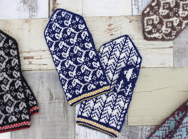 Ravelry: Birds! mittens(LightFingering) pattern by Takeko Tanabe