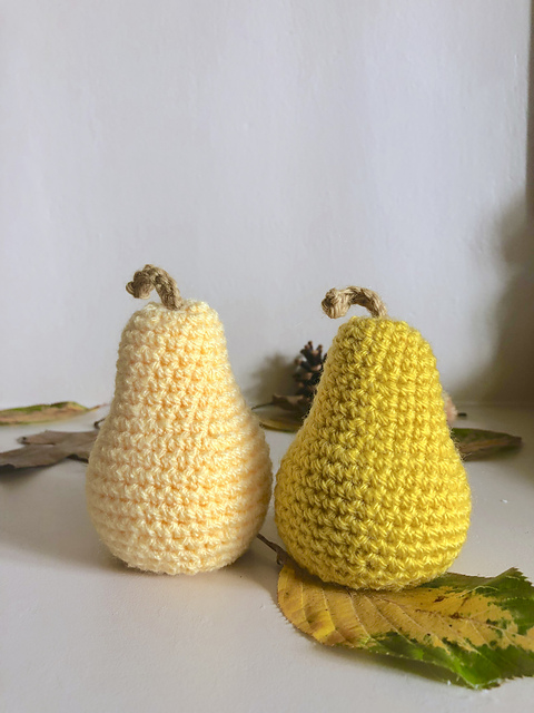 Ravelry: The Perfect Pear/La Poire Parfaite pattern by Taloch Vassal