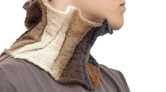 Ravelry: Renaissance ruffle collar pattern by Tamara Kulikova