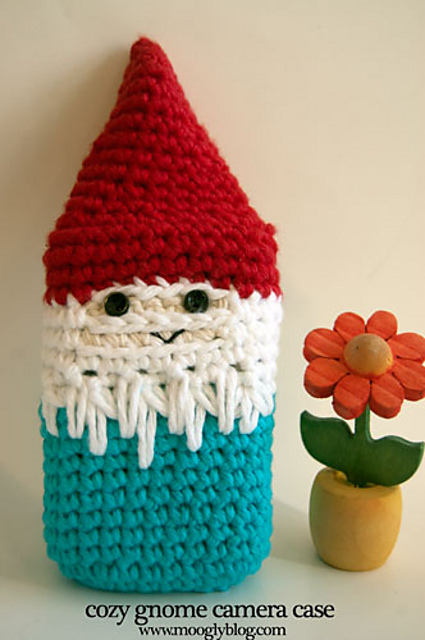 Ravelry: Cozy Gnome Camera Case pattern by Tamara Kelly
