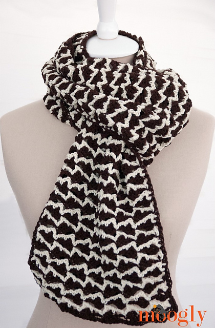 Ravelry: Neptune's Arrow Scarf pattern by Tamara Kelly