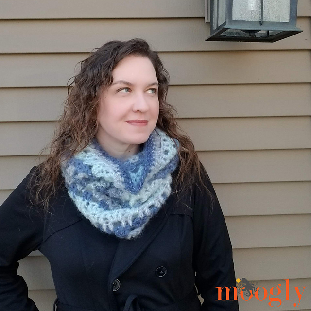 Ravelry: Plenty of Shells Cowl pattern by Tamara Kelly