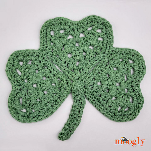 Ravelry: Clover Shaped Cloth pattern by Tamara Kelly