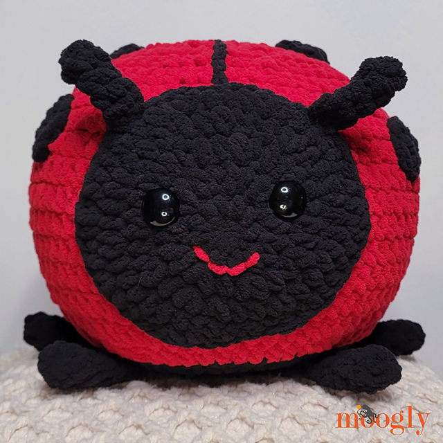 Ravelry: Ladybug Squish pattern by Tamara Kelly