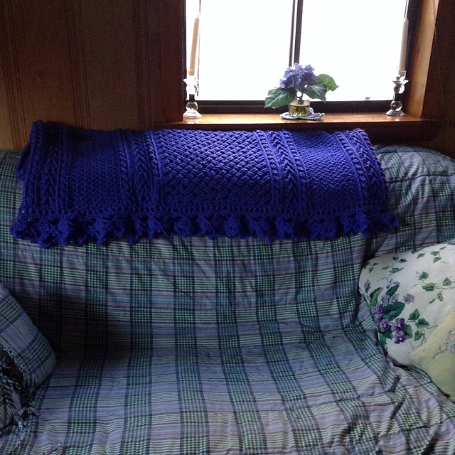 Ravelry: tammyc77's Red heart holiday cables throw