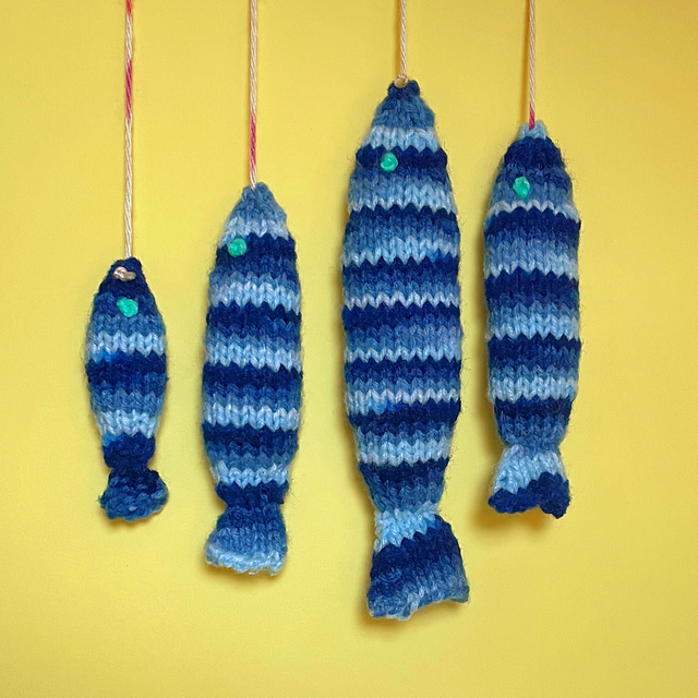 Ravelry: Easy Knit Fish (Large, Medium, & Small) pattern by Jiaying Wei