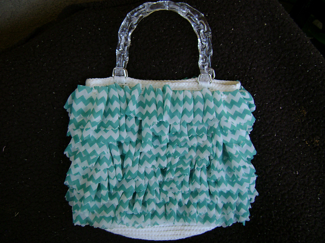 Ravelry: Chevron Purse pattern by Tanis Galik