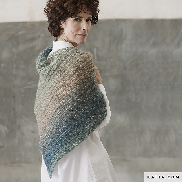 Ravelry: Triangular lace shawl (8034_456) pattern by Fil Katia