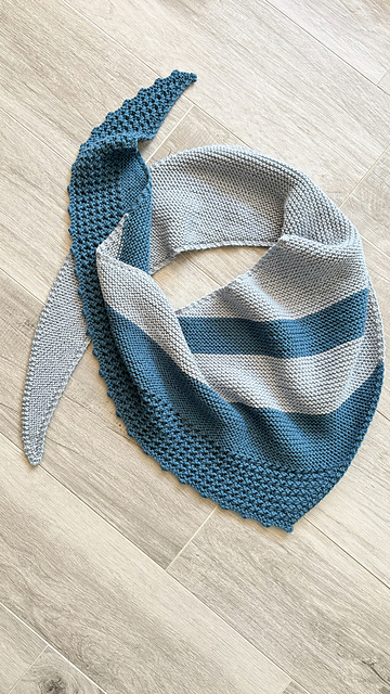 Ravelry: Nicola's Boomerang Scarf pattern by Tanya Johnson-Osborne