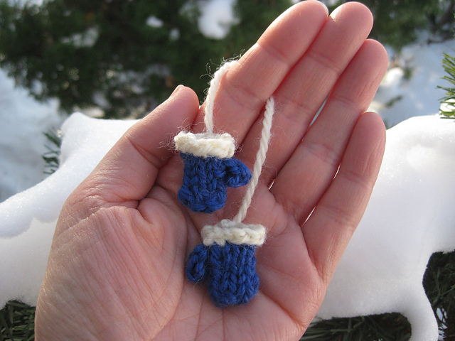 Ravelry: Mini Mittens pattern by Natasha Hanson