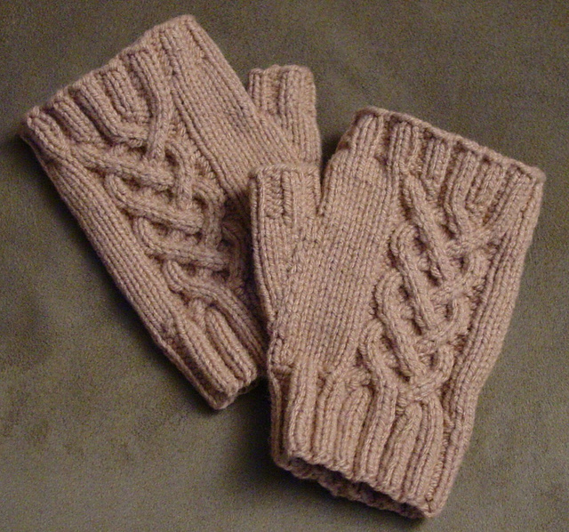 Ravelry: Entwined pattern by Tera Johnson