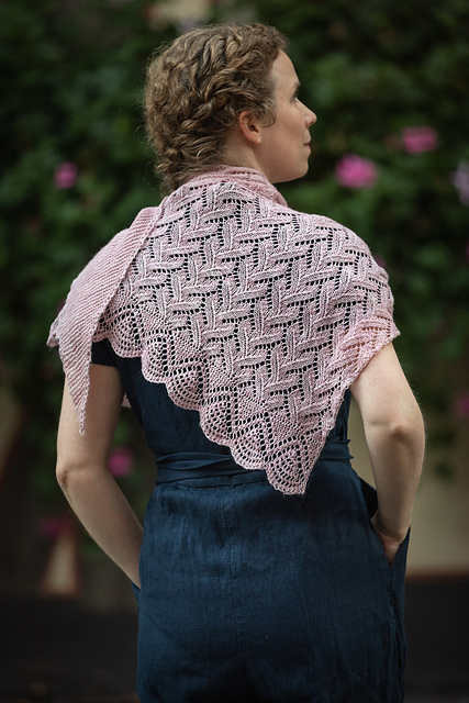Ravelry: Bramble Shawl pattern by Simone Bechtold