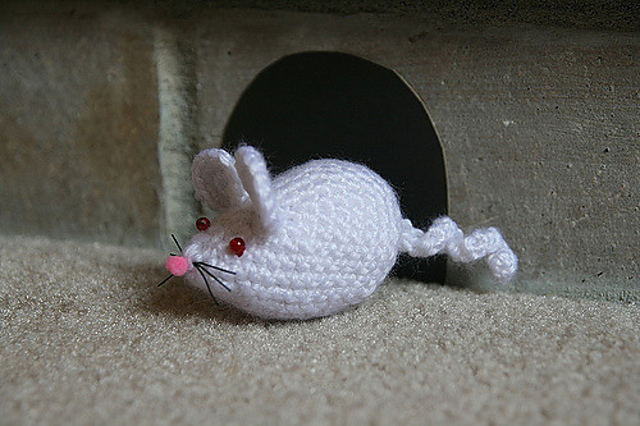Ravelry: #67g Good-luck rat pattern by Clover Japan