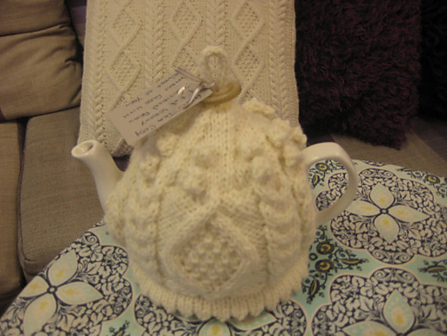 Ravelry: Little and Large Aran Tea Cosy pattern by Dathúil Designs