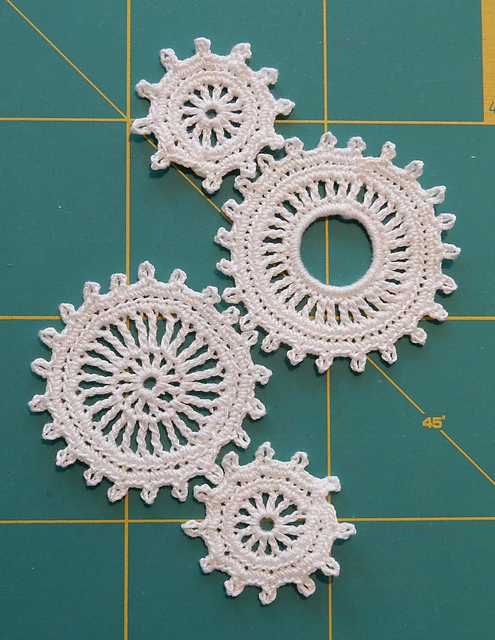 Ravelry: Irish Crochet Gears pattern by Constanze Hofmann