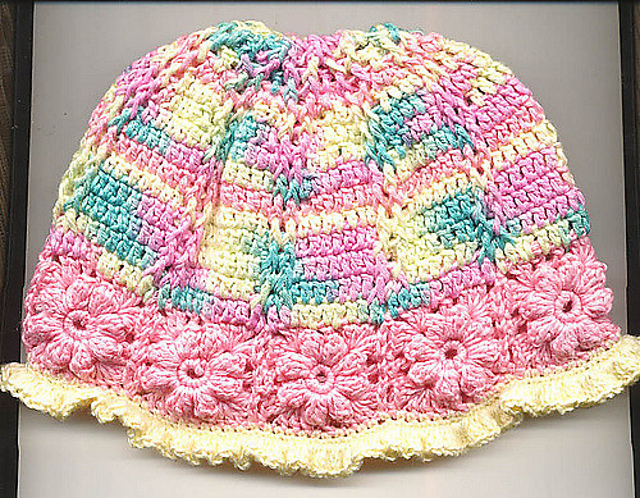 Ravelry: Girly FLower Hat pattern by Thata Pang