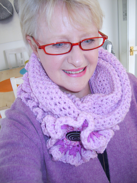 Ravelry: SuePinner's Hyperbolic Random Spike Stitch Flower cowl