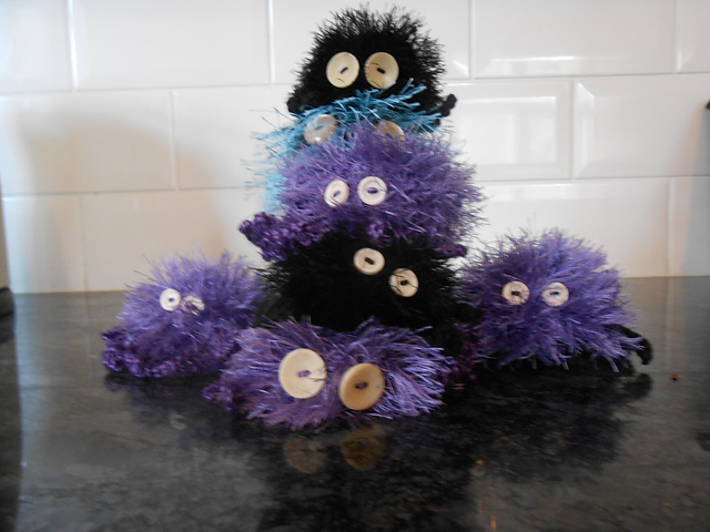 Ravelry: Innocent Big Knit Last Minute Spiders pattern by Val Cox