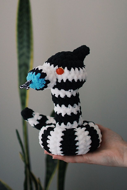 Ravelry: Sandworm pattern by Bailey Leach