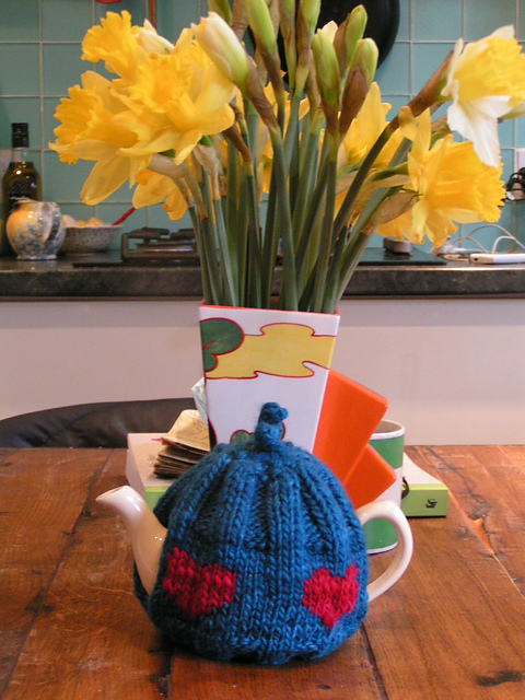 Ravelry: Baby Heart Tea Cosy pattern by Monica Russel