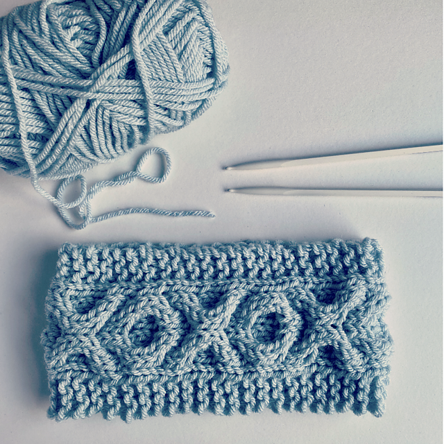 Ravelry: Hugs and Kisses Headband pattern by Marie Bocock