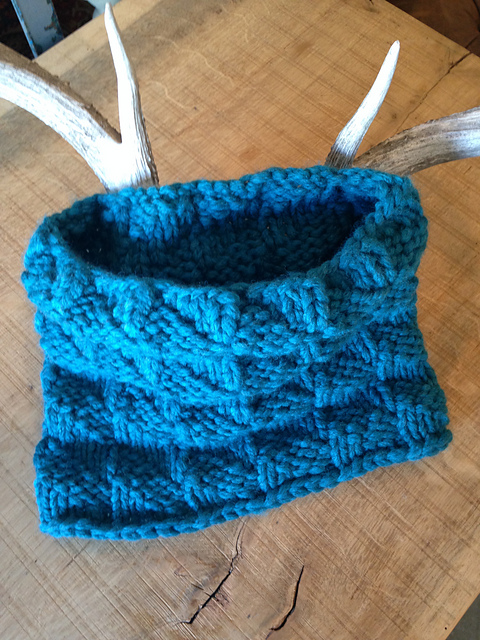 Ravelry: Parallelogram Stack Cowl pattern by Karen Turnbull