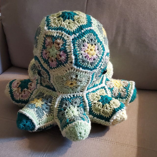 Ravelry: CableRiverDesign's Octavius the African Flower Octopus