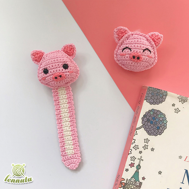 Ravelry: Pig Bookmark pattern by Thao Nguyen Lennutas