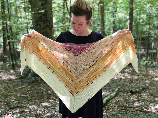 Ravelry: Lorita Shawl pattern by the Little Foxes