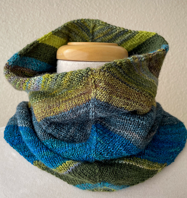Ravelry: Two Square Cowl pattern by Nick Davis