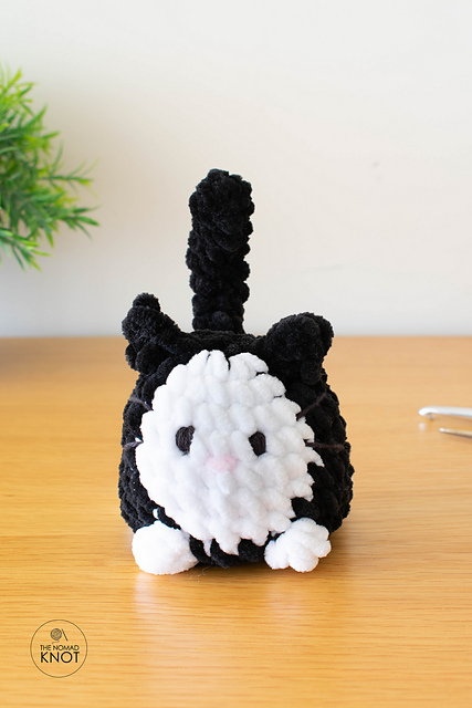 Ravelry: Tuxedo Cat pattern by Ana Carolina