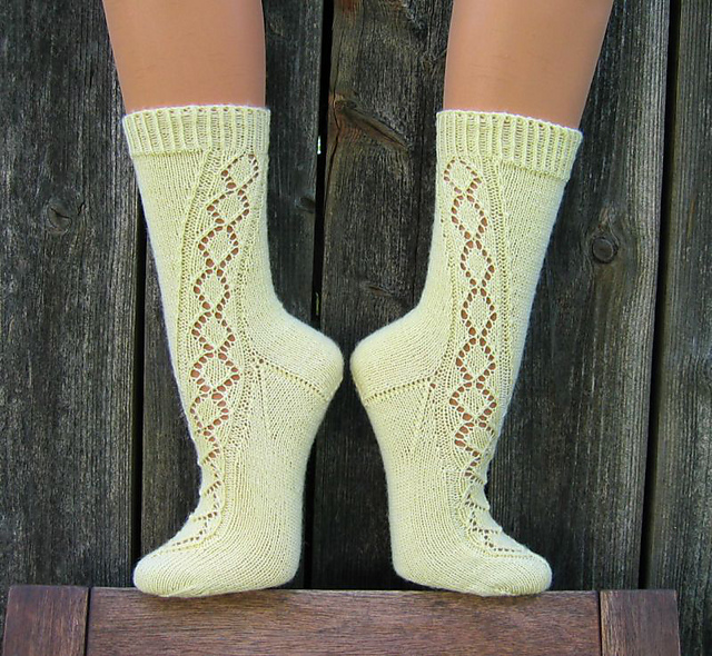 Ravelry: Nathania pattern by Elke Becker