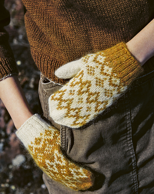 Ravelry: pingo mittens pattern by saskie&co