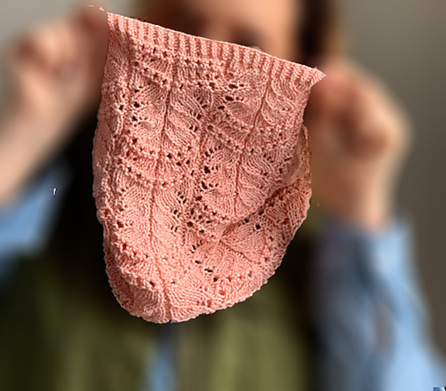 Ravelry: Pennon Cowl pattern by Plucky Knitter Design