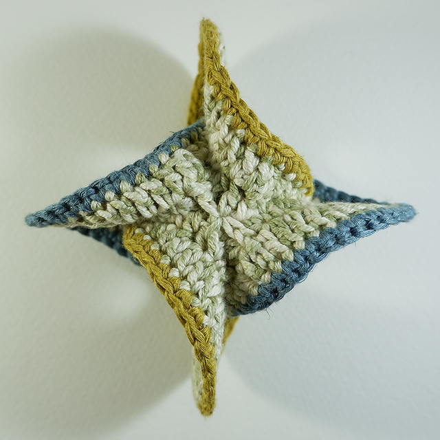 Ravelry: Dual Mobius pattern by Rachel Parmee
