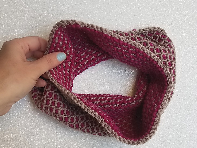 Ravelry: Chic Sheep Cowl pattern by Carolyn Calderon