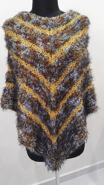 Ravelry: poncho Savana pattern by annamaria alaio