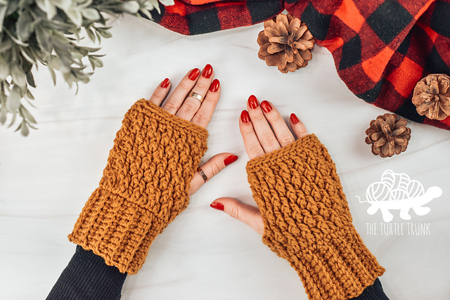 Ravelry: Country Cottage Fingerless Gloves pattern by The Turtle Trunk