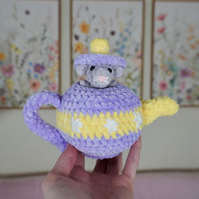 Ravelry: Teapot Popping Pal Plush pattern by Allison Wonder