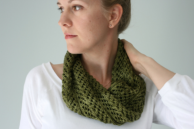 Ravelry: Frons pattern by Hilary Smith Callis