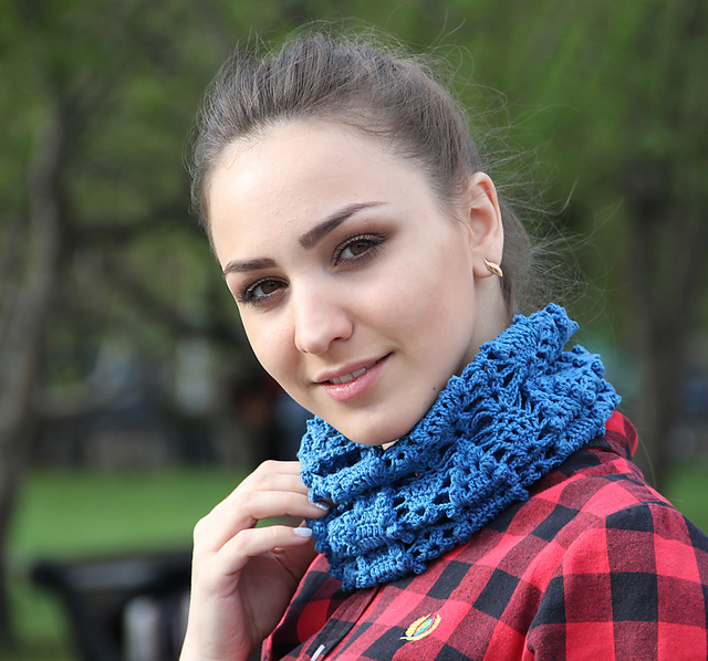 Ravelry: Exotic Cotton Cones Cowl Scarf pattern by LadushkaCrochet