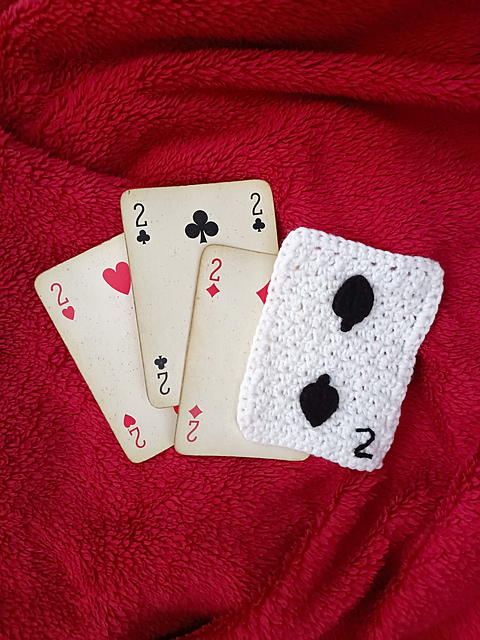 Ravelry: Two of Spades - Playing cards pattern by Elisa Sc