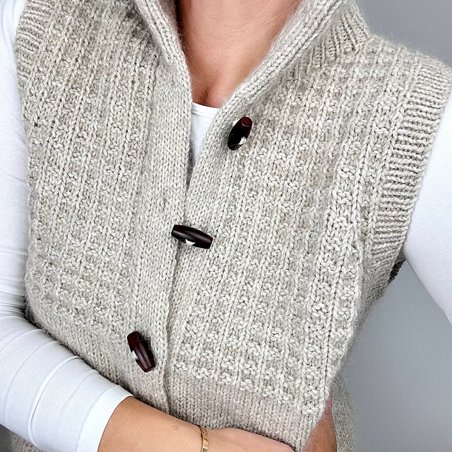 Ravelry: MaineVest pattern by Clarissa Schellong