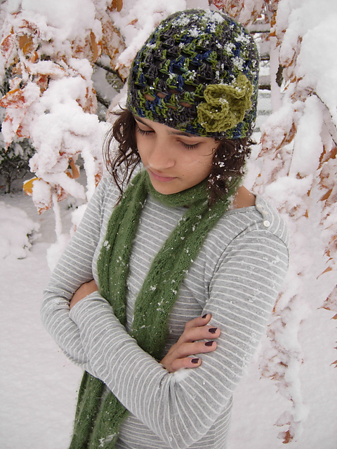 Ravelry: The Darling Diva's Snow Day Hat pattern by Kirsten Kapur