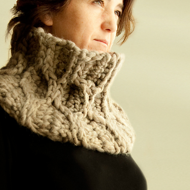 Ravelry: Nordesía Cowl pattern by Ana Tenorio